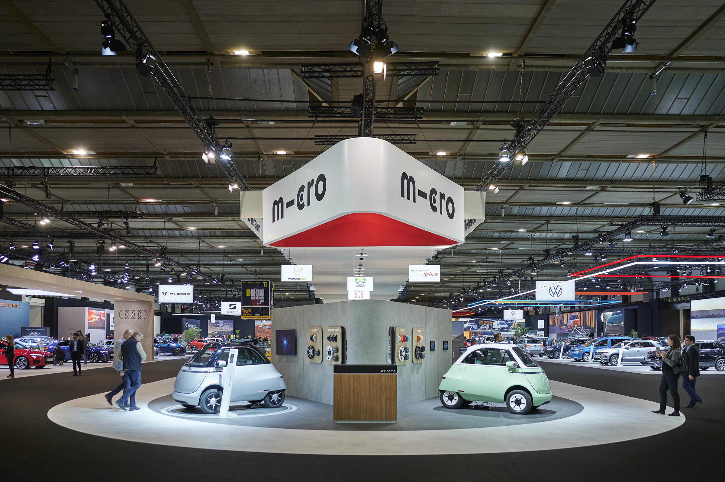 Grab attention with our beautifull Hanging Signs | Van Straaten